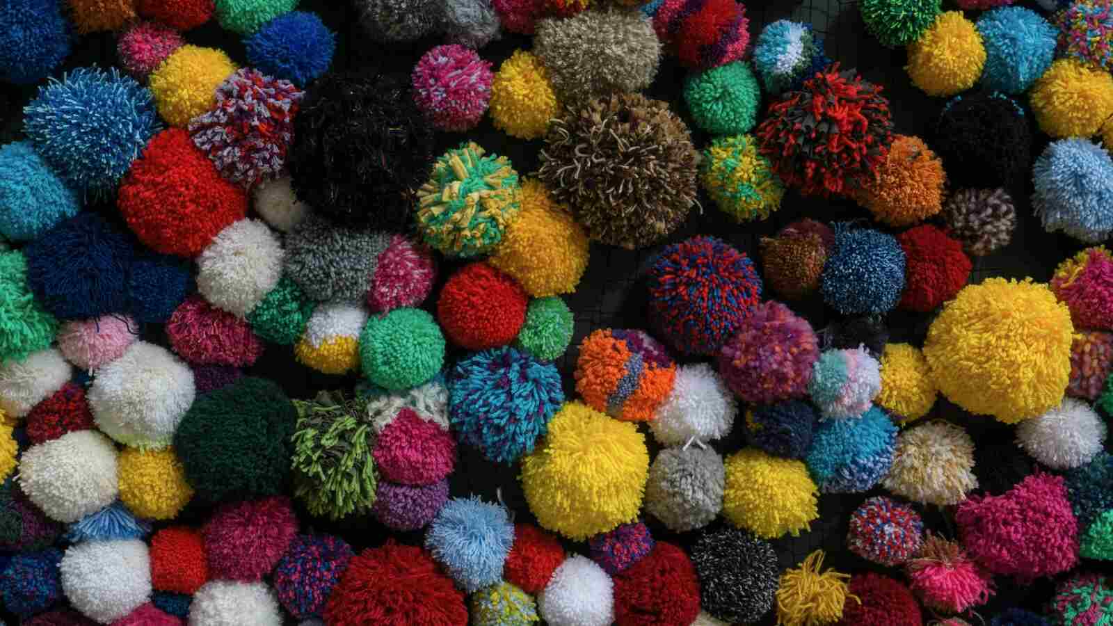 5 Minute Friday - Pom Poms! | Playful Progressions